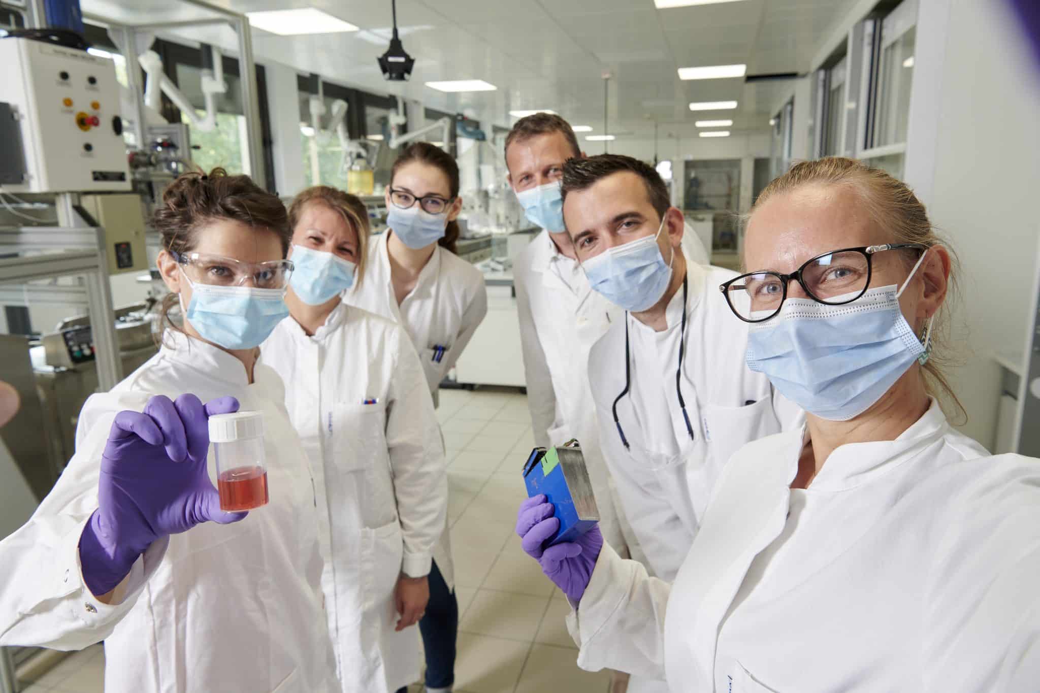 Implémentations sécurisées de la cryptographie post-quantique basée sur le code : co-conception ...